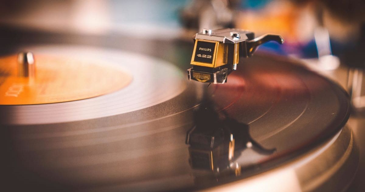 Vinyl records are now outselling CDs after decades and it feels like ...