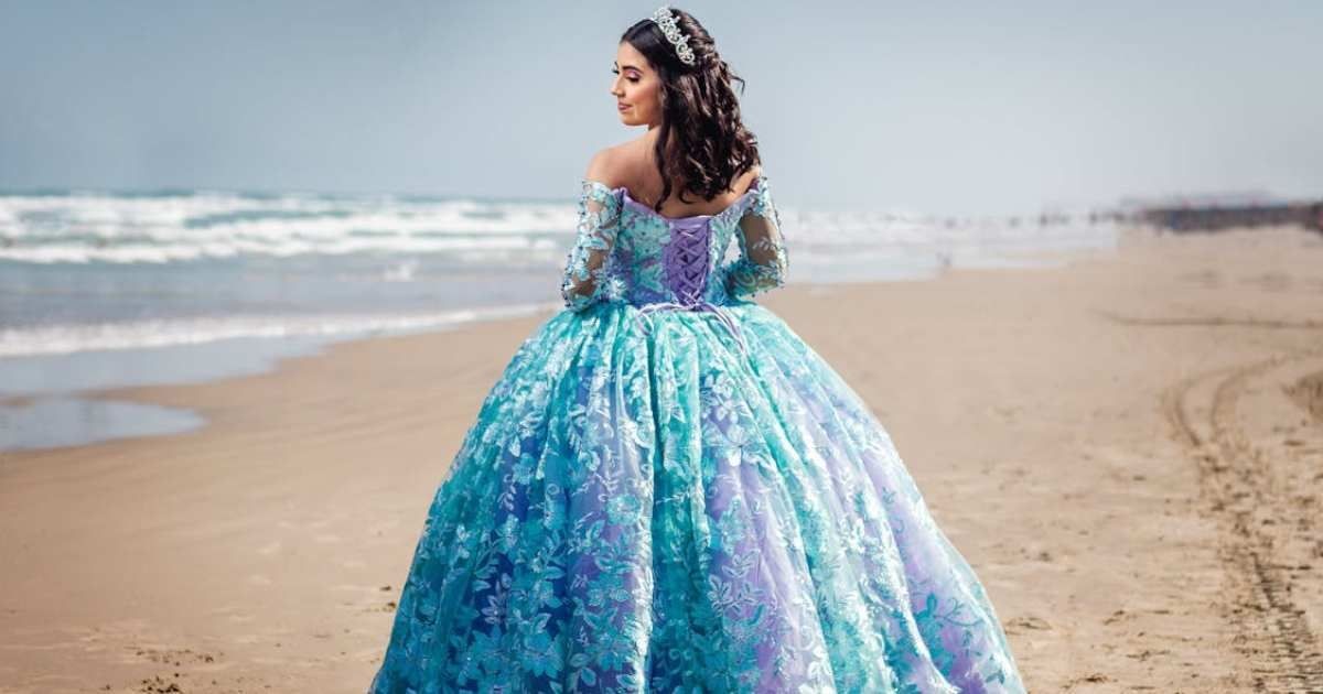 Brother sews incredible prom dress for sister after finding out parents ...